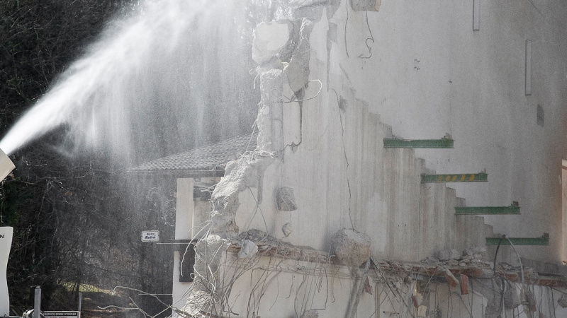 demolition dust control with water mist and turbine