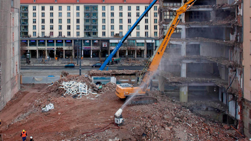 demolition dust control with water mist and turbine