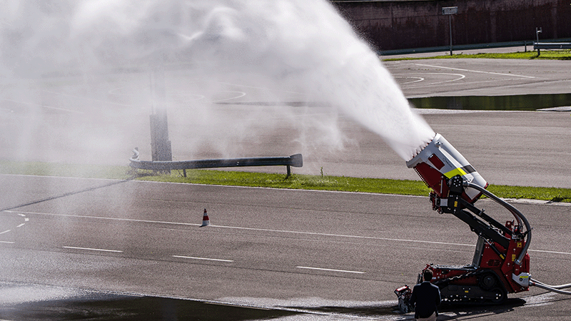 Firefighting robot TAF35 – Firefighting with water mist