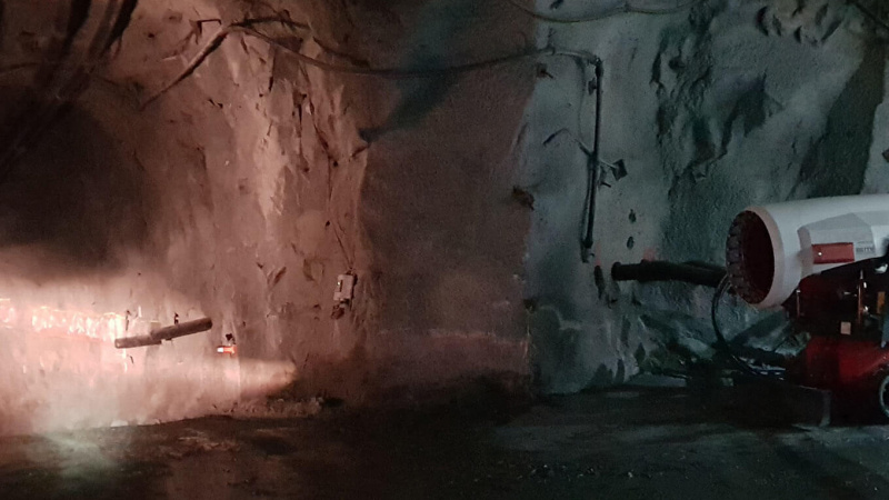 Fire fighting in tunnels and metro shafts