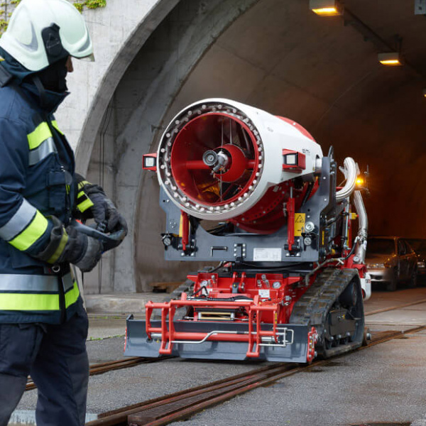 Firefighting with water mist turbines