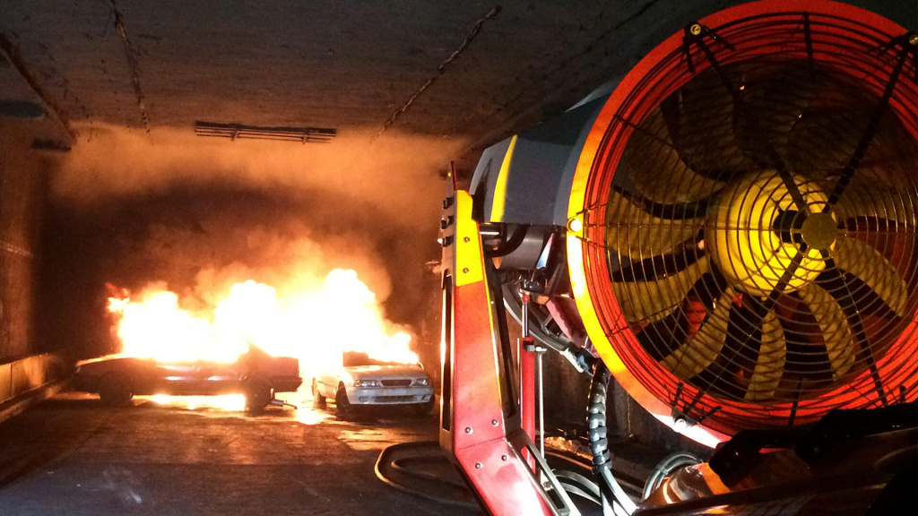 Fire fighting in tunnels and metro shafts